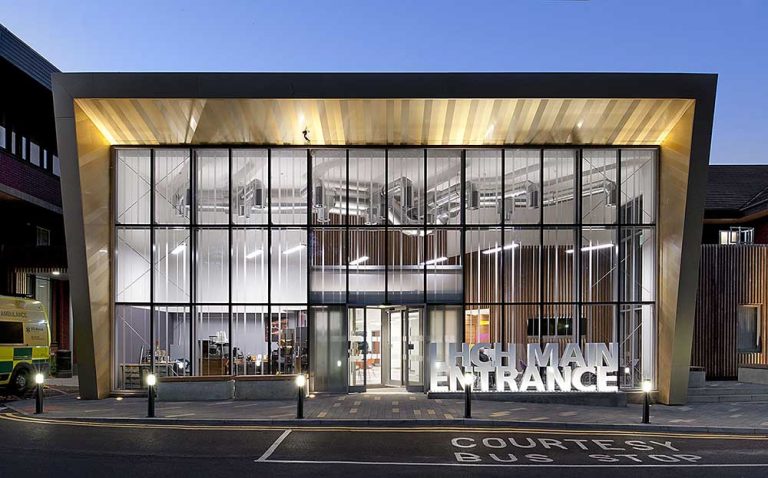 Main Entrance, Liverpool Heart & Chest Hospital - Day Architectural Ltd